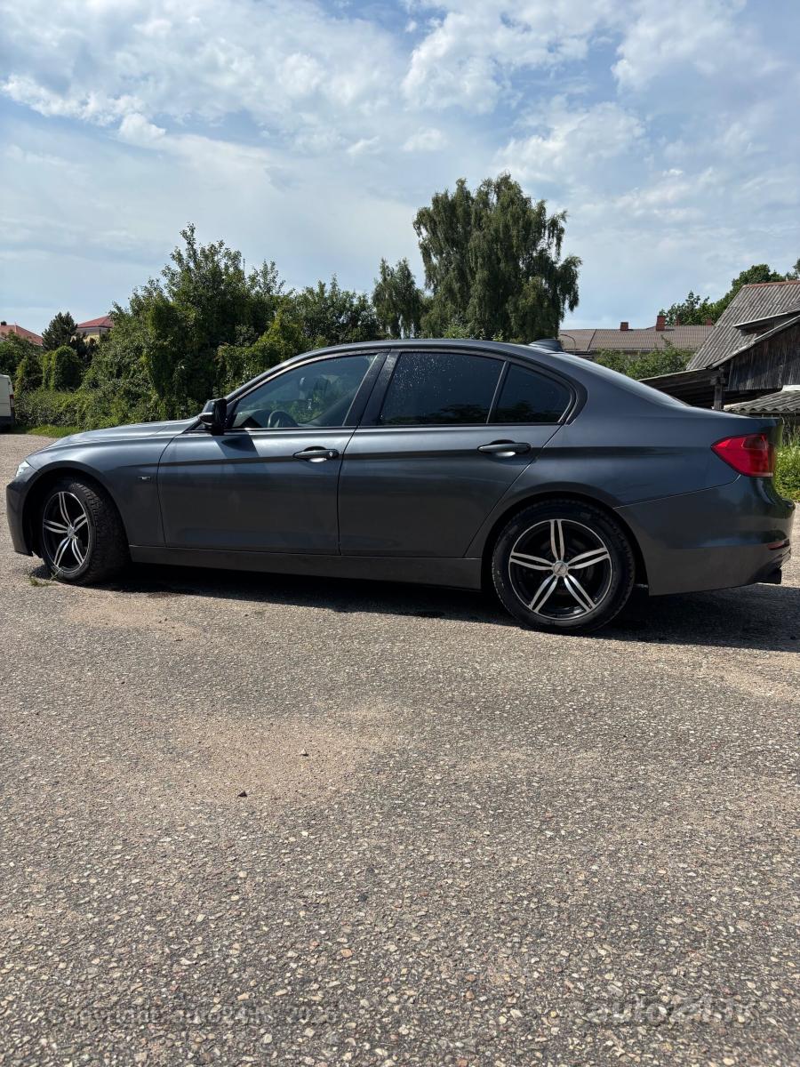 Grey BMW 3 Series 2013 in Valga, with an engine capacity of 2.00 L and mileage of 374 thousand km for 10500 €, photo 6 on AUTOMOTO.COM.LV