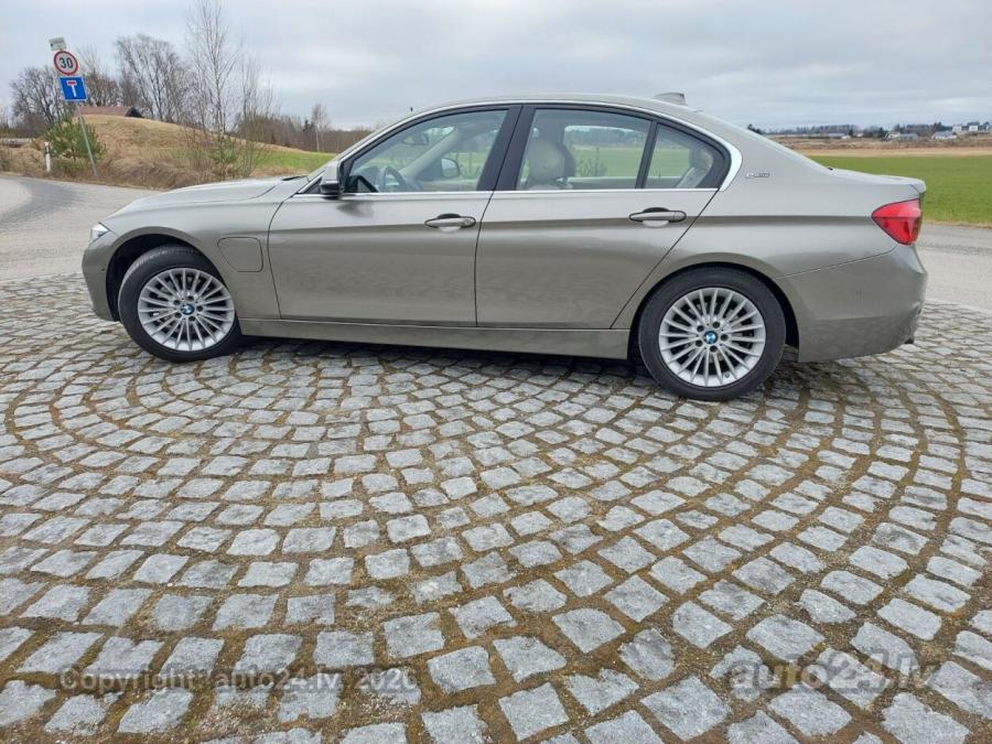 Grey BMW 3 Series 2016 in Tartu, with an engine capacity of 2.00 L and mileage of 132 thousand km for 14990 €, photo 10 on AUTOMOTO.COM.LV