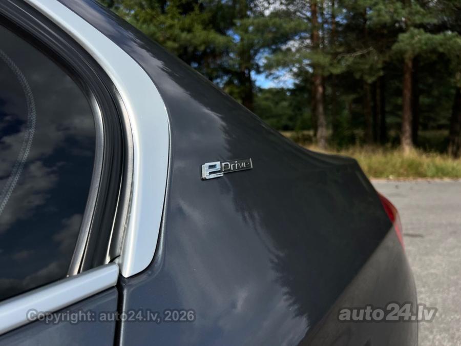Grey BMW 3 Series 2016 in Tallinn, with an engine capacity of 2.00 L and mileage of 166 thousand km for 20600 €, photo 5 on AUTOMOTO.COM.LV