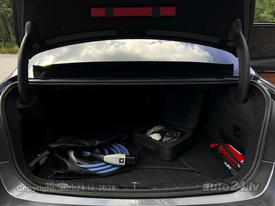 Grey BMW 3 Series 2016 in Tallinn, with an engine capacity of 2.00 L and mileage of 166 thousand km for 20600 €, photo 20 on AUTOMOTO.COM.LV
