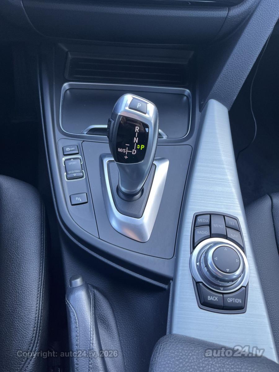 Grey BMW 3 Series 2017 in Tallinn, with an engine capacity of 1.50 L and mileage of 92 thousand km for 18900 €, photo 6 on AUTOMOTO.COM.LV