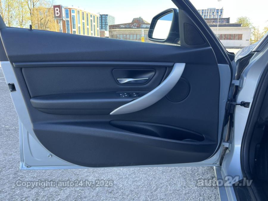 Pelēks BMW 3 Series 2017 Tallina, ar dzinēja tilpumu 1.50 L un nobraukumu 92 tūkst. km par 18900 €, foto 10 vietnē AUTOMOTO.COM.LV
