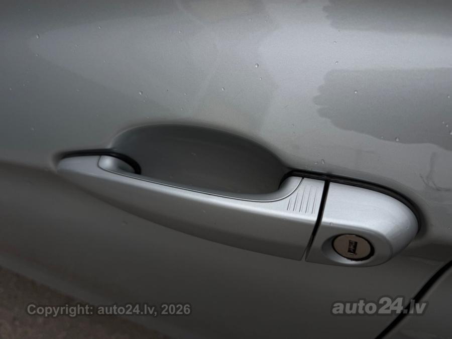 Grey BMW 3 Series 2017 in Tallinn, with an engine capacity of 2.00 L and mileage of 165 thousand km for 14990 €, photo 28 on AUTOMOTO.COM.LV