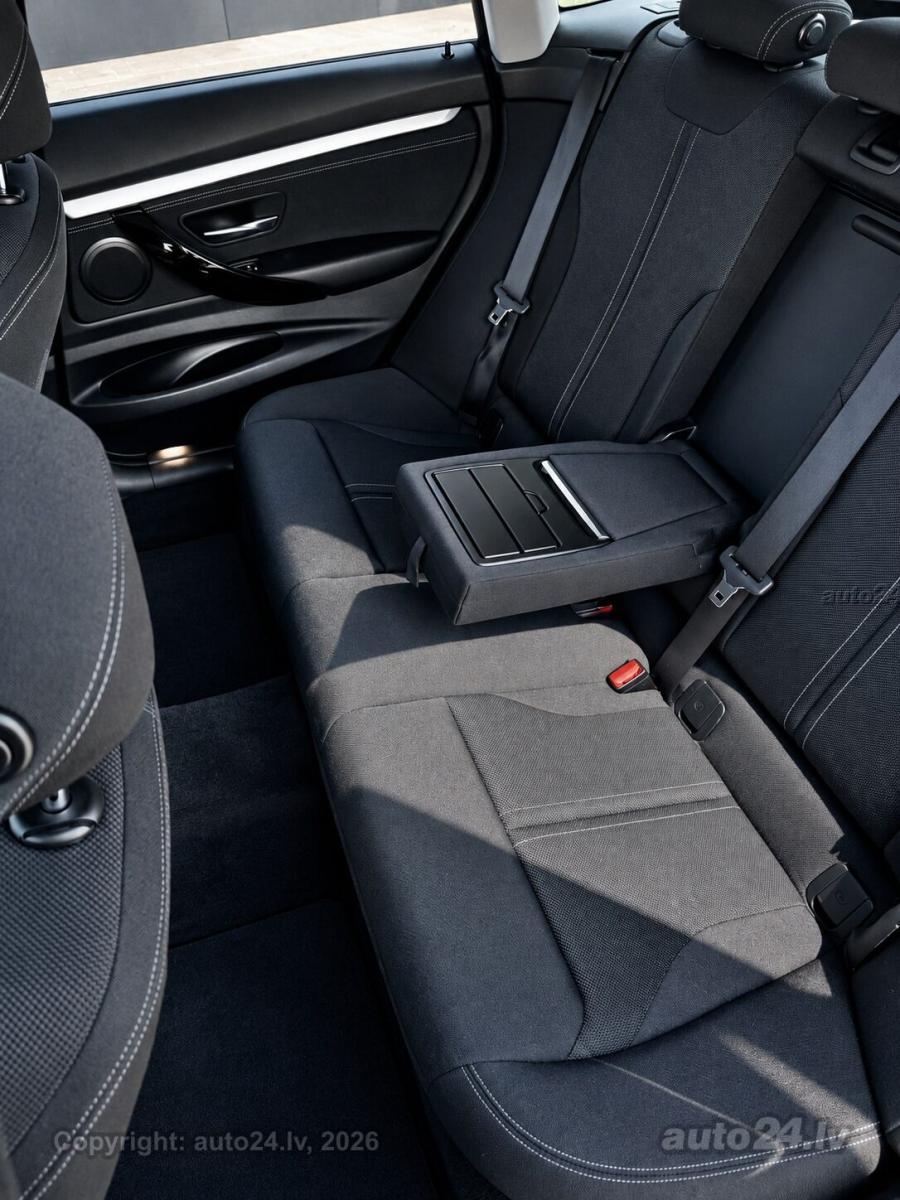 Pelēks BMW 3 Series 2017 Tallina, ar dzinēja tilpumu 2.00 L un nobraukumu 165 tūkst. km par 17990 €, foto 13 vietnē AUTOMOTO.COM.LV