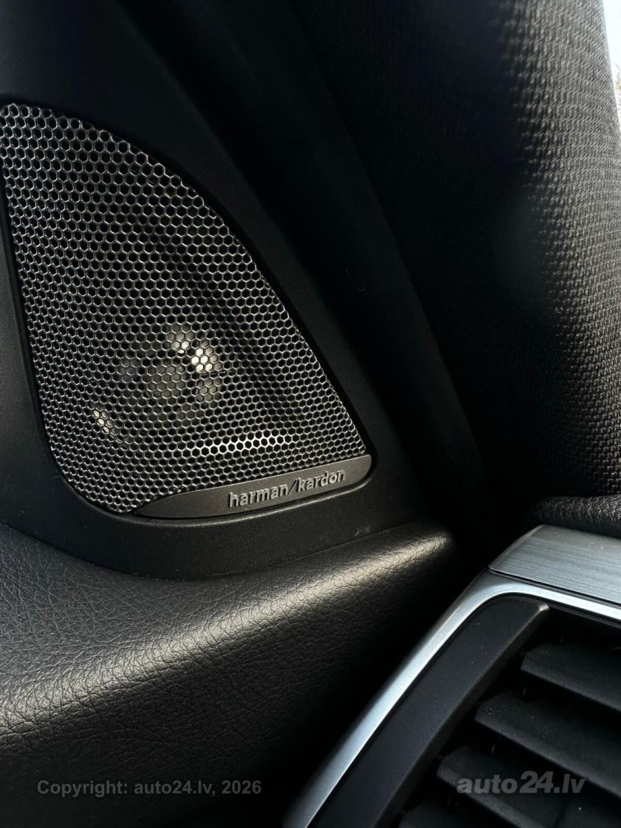 Grey BMW 3 Series 2019 in Tallinn, with an engine capacity of 2.00 L and mileage of 204 thousand km for 18900 €, photo 24 on AUTOMOTO.COM.LV