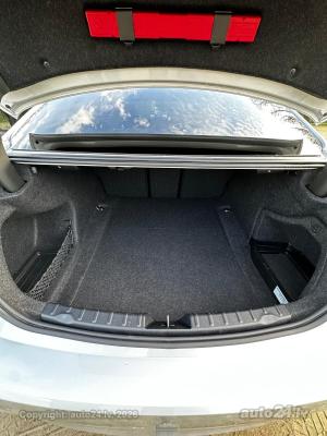 Grey BMW 3 Series 2019 in Tallinn, with an engine capacity of 2.00 L and mileage of 204 thousand km for 18900 €, photo 27 on AUTOMOTO.COM.LV