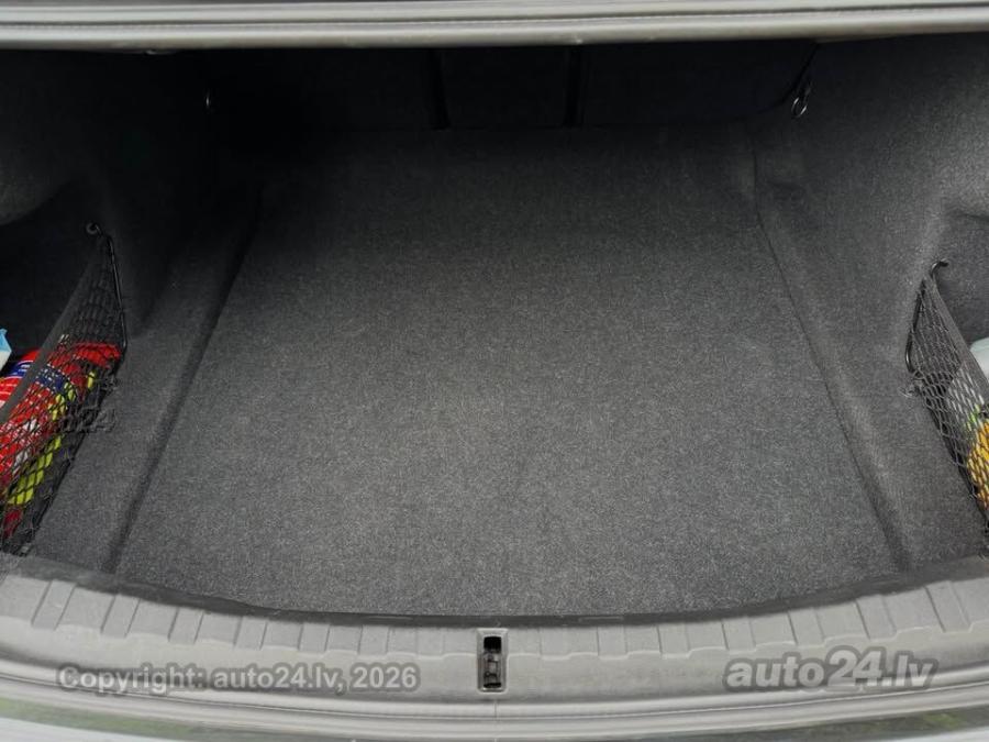 Pelēks BMW 3 Series 2019 Narva, ar dzinēja tilpumu 2.00 L un nobraukumu 126 tūkst. km par 28000 €, foto 6 vietnē AUTOMOTO.COM.LV
