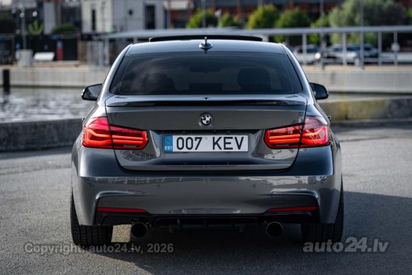 BMW 3 Series 2019 in Tallinn on AUTOMOTO.COM.LV Grey BMW 3 Series 2019 in Tallinn, with an engine capacity of 3.00 L and mileage of 115 thousand km for 29500 €, photo 5 on AUTOMOTO.COM.LV