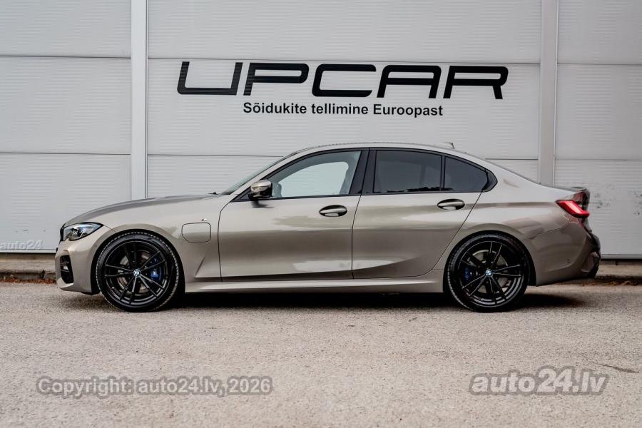 Grey BMW 3 Series 2021 in Parnu, with an engine capacity of 2.00 L and mileage of 122 thousand km for 31900 €, photo 6 on AUTOMOTO.COM.LV