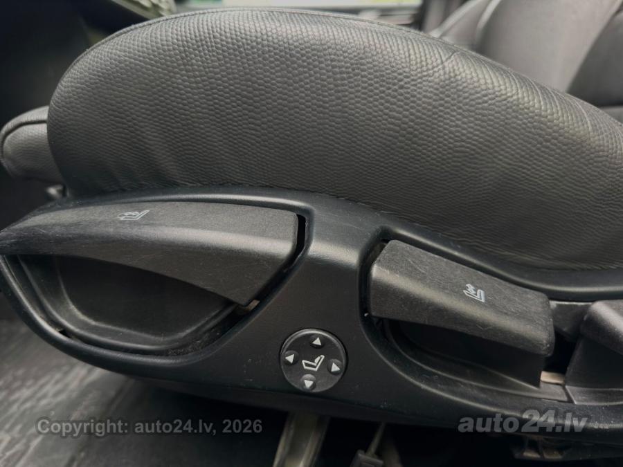 Pelēks BMW 3 Series 2004 Tallina, ar dzinēja tilpumu 2.00 L un nobraukumu 0 tūkst. km par 2290 €, foto 14 vietnē AUTOMOTO.COM.LV