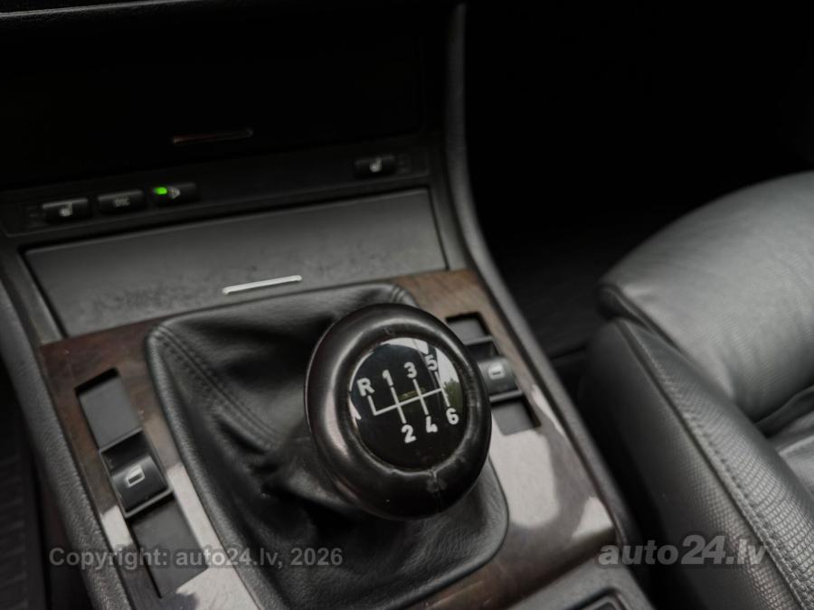 Pelēks BMW 3 Series 2004 Tallina, ar dzinēja tilpumu 2.00 L un nobraukumu 0 tūkst. km par 2290 €, foto 16 vietnē AUTOMOTO.COM.LV