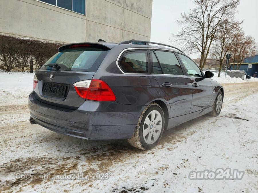 Grey BMW 3 Series 2005 in Tallinn, with an engine capacity of 2.50 L and mileage of 335 thousand km for 3950 €, photo 3 on AUTOMOTO.COM.LV