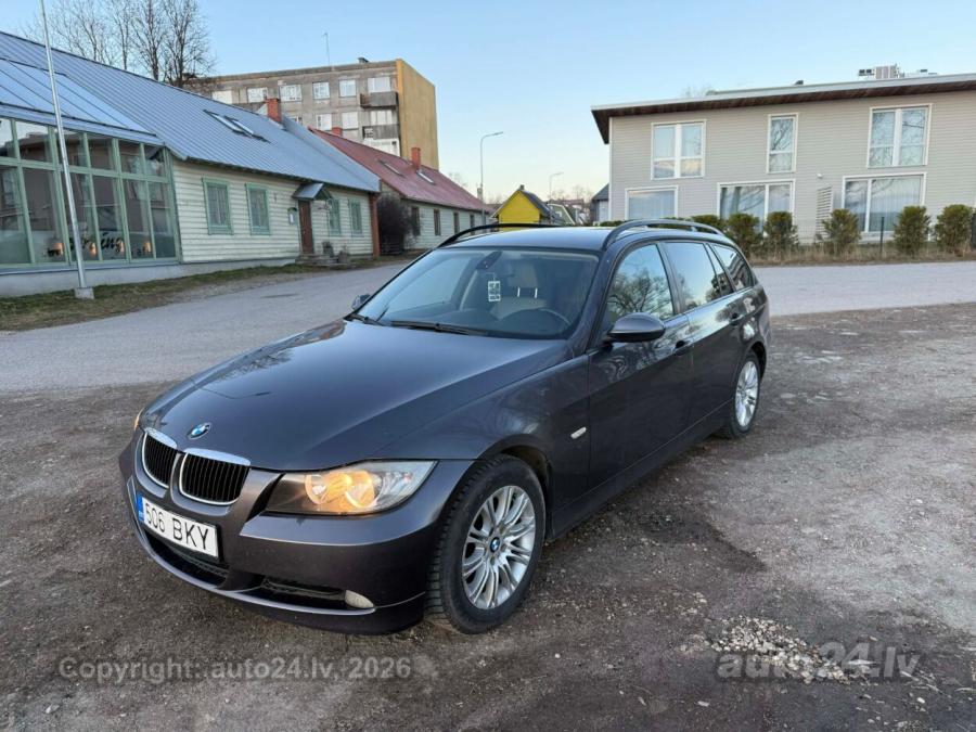 Pelēks BMW 3 Series 2005 Veru, ar dzinēja tilpumu 2.00 L un nobraukumu 371 tūkst. km par 2999 €, foto 1 vietnē AUTOMOTO.COM.LV