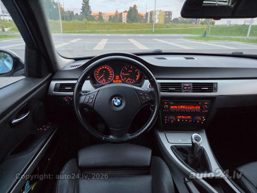 Pelēks BMW 3 Series 2005 Tallina, ar dzinēja tilpumu 0.00 L un nobraukumu 480 tūkst. km par 2300 €, foto 12 vietnē AUTOMOTO.COM.LV