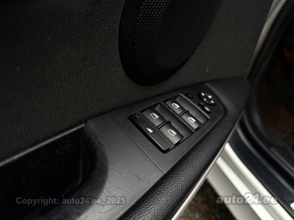 Pelēks BMW 3 Series 2006 Tallina, ar dzinēja tilpumu 2.00 L un nobraukumu 343 tūkst. km par 2499 €, foto 11 vietnē AUTOMOTO.COM.LV