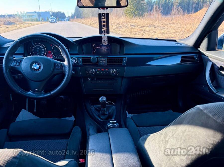 Pelēks BMW 3 Series 2006 Narva, ar dzinēja tilpumu 3.00 L un nobraukumu 335 tūkst. km par 10500 €, foto 9 vietnē AUTOMOTO.COM.LV