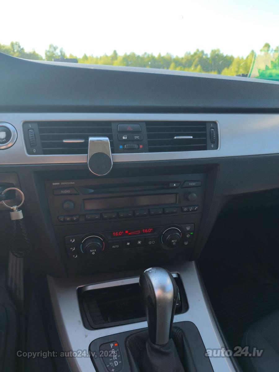 Pelēks BMW 3 Series 2006 Tallina, ar dzinēja tilpumu 3.00 L un nobraukumu 416 tūkst. km par 4500 €, foto 12 vietnē AUTOMOTO.COM.LV