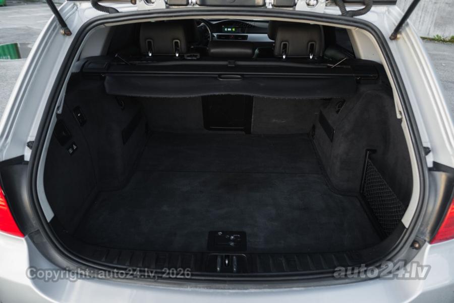 Pelēks BMW 3 Series 2006 Tallina, ar dzinēja tilpumu 3.00 L un nobraukumu 335 tūkst. km par 4499 €, foto 5 vietnē AUTOMOTO.COM.LV