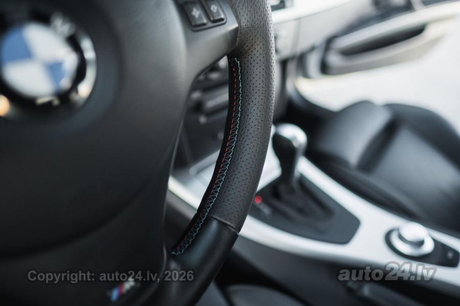Pelēks BMW 3 Series 2006 Tallina, ar dzinēja tilpumu 3.00 L un nobraukumu 335 tūkst. km par 4499 €, foto 11 vietnē AUTOMOTO.COM.LV