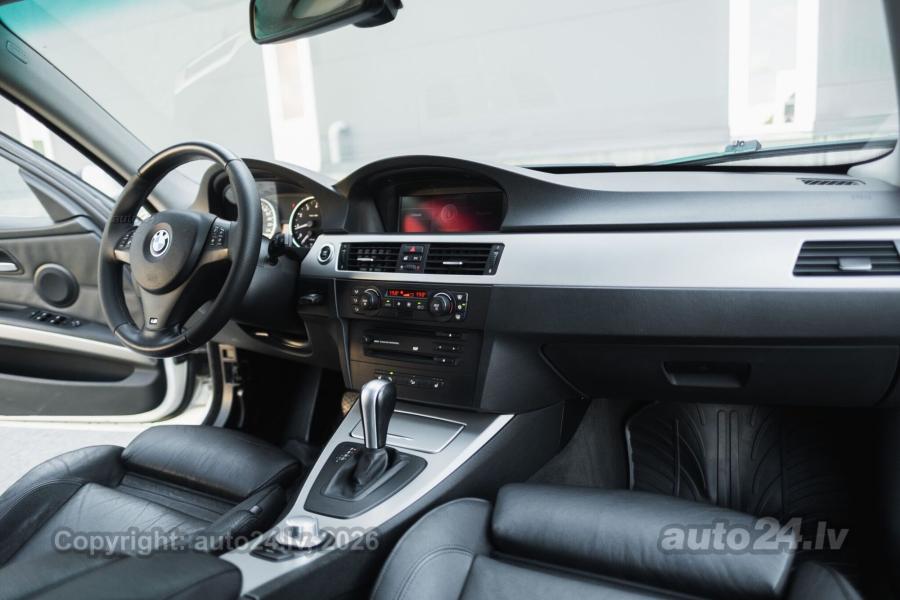 Pelēks BMW 3 Series 2006 Tallina, ar dzinēja tilpumu 3.00 L un nobraukumu 335 tūkst. km par 4499 €, foto 15 vietnē AUTOMOTO.COM.LV