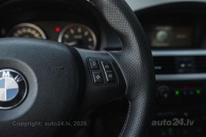 Pelēks BMW 3 Series 2006 Tallina, ar dzinēja tilpumu 3.00 L un nobraukumu 335 tūkst. km par 4499 €, foto 17 vietnē AUTOMOTO.COM.LV