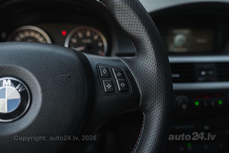 Pelēks BMW 3 Series 2006 Tallina, ar dzinēja tilpumu 3.00 L un nobraukumu 335 tūkst. km par 4499 €, foto 17 vietnē AUTOMOTO.COM.LV