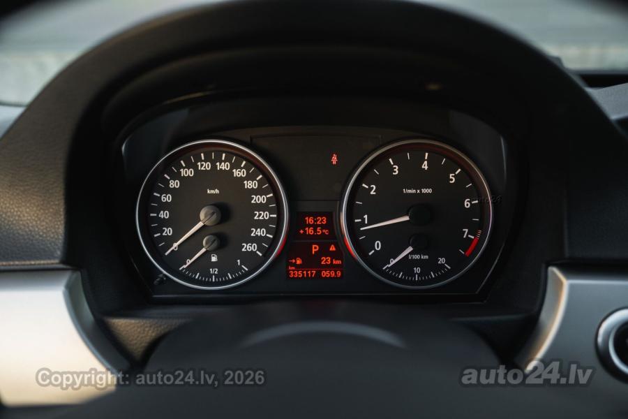Pelēks BMW 3 Series 2006 Tallina, ar dzinēja tilpumu 3.00 L un nobraukumu 335 tūkst. km par 4499 €, foto 18 vietnē AUTOMOTO.COM.LV