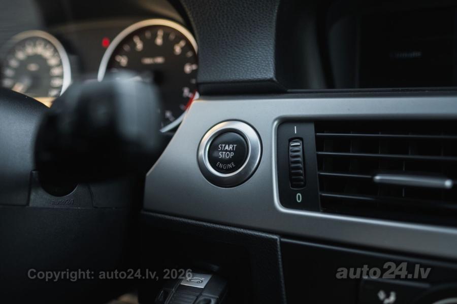 Pelēks BMW 3 Series 2006 Tallina, ar dzinēja tilpumu 3.00 L un nobraukumu 335 tūkst. km par 4499 €, foto 20 vietnē AUTOMOTO.COM.LV