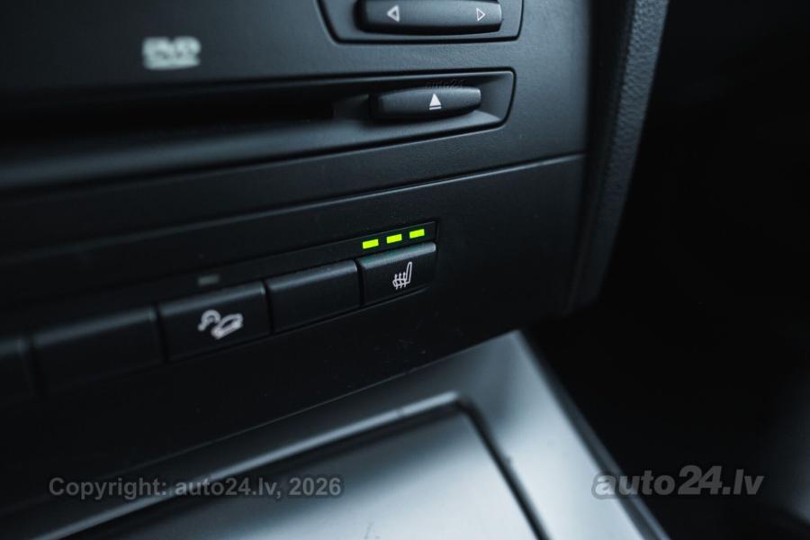 Pelēks BMW 3 Series 2006 Tallina, ar dzinēja tilpumu 3.00 L un nobraukumu 335 tūkst. km par 4499 €, foto 22 vietnē AUTOMOTO.COM.LV