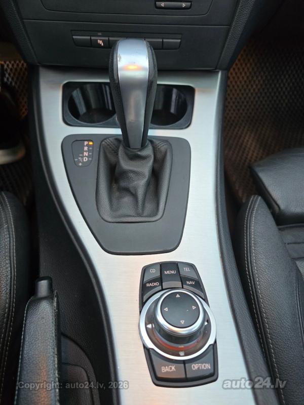 Pelēks BMW 3 Series 2008 Tallina, ar dzinēja tilpumu 3.00 L un nobraukumu 270 tūkst. km par 8400 €, foto 6 vietnē AUTOMOTO.COM.LV