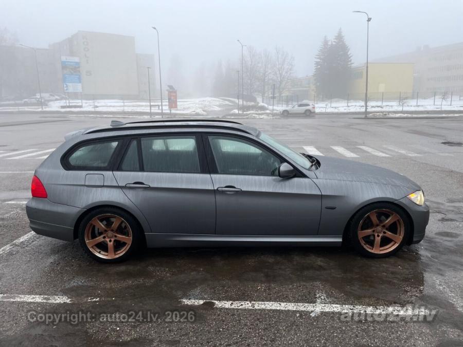 Pelēks BMW 3 Series 2010 Tallina, ar dzinēja tilpumu 2.00 L un nobraukumu 296 tūkst. km par 5300 €, foto 4 vietnē AUTOMOTO.COM.LV