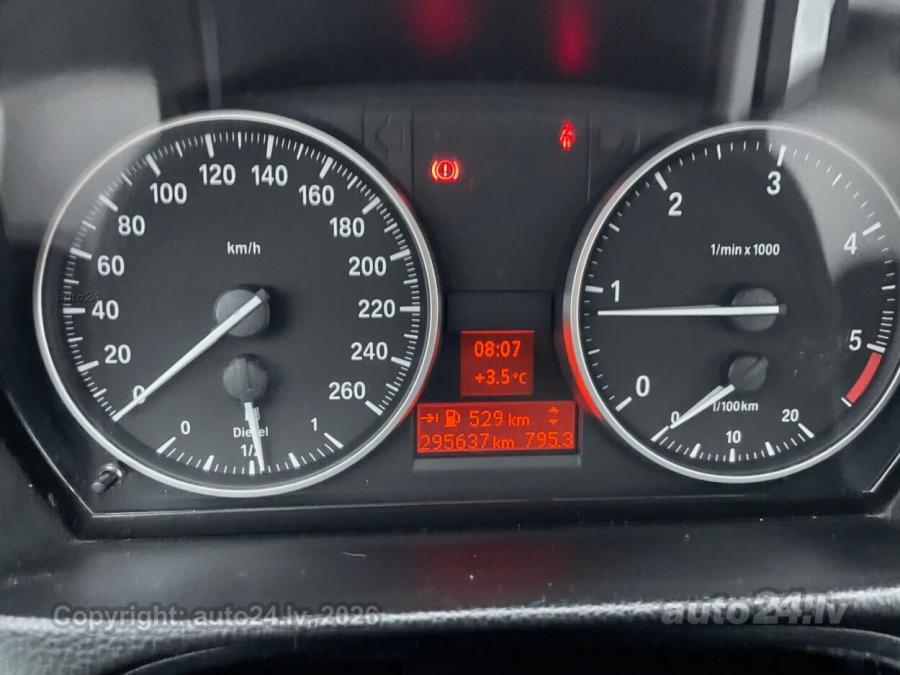 Pelēks BMW 3 Series 2010 Tallina, ar dzinēja tilpumu 2.00 L un nobraukumu 296 tūkst. km par 5300 €, foto 12 vietnē AUTOMOTO.COM.LV