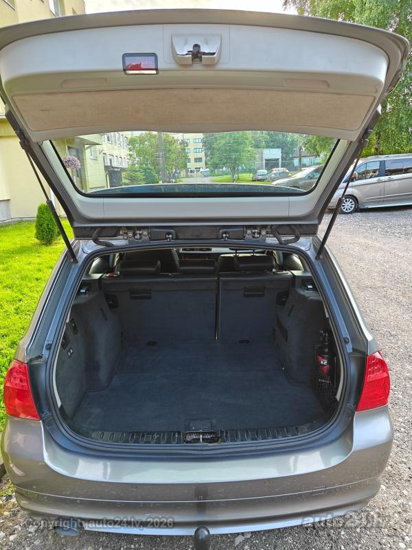 Grey BMW 3 Series 2010 in Viljandi, with an engine capacity of 2.00 L and mileage of 266 thousand km for 3250 €, photo 10 on AUTOMOTO.COM.LV