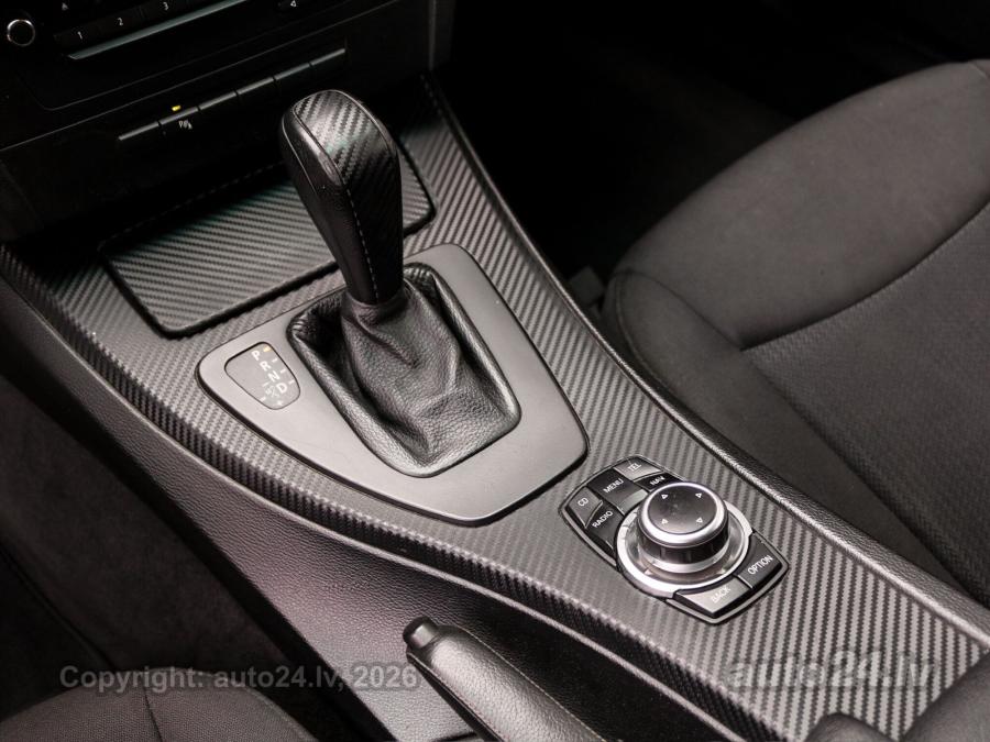 Grey BMW 3 Series 2011 in Tallinn, with an engine capacity of 2.00 L and mileage of 350 thousand km for 4999 €, photo 26 on AUTOMOTO.COM.LV