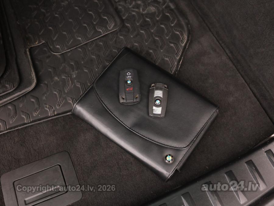 Grey BMW 3 Series 2011 in Tallinn, with an engine capacity of 2.00 L and mileage of 350 thousand km for 4999 €, photo 31 on AUTOMOTO.COM.LV