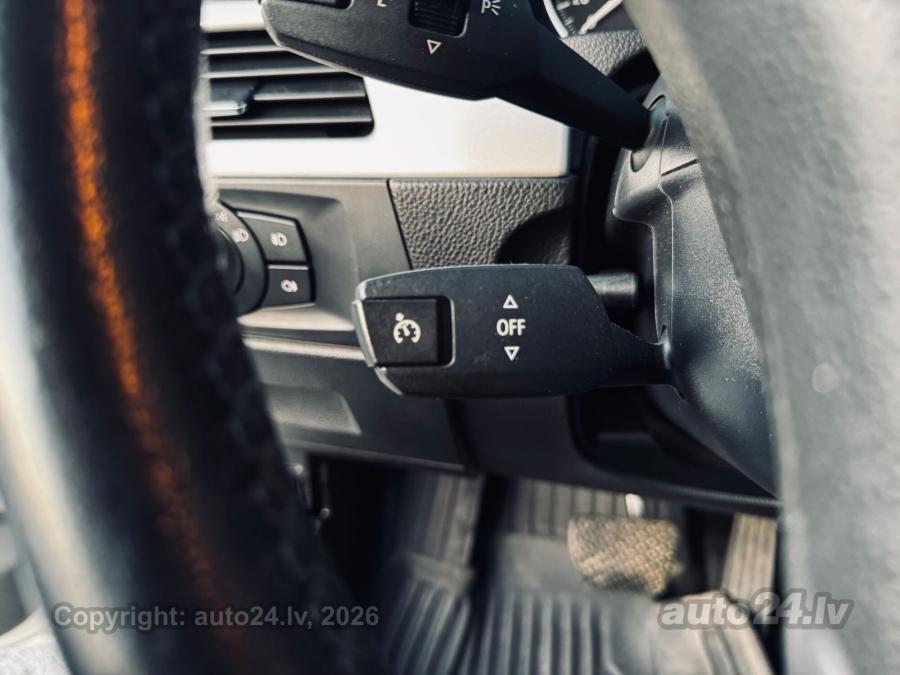 Pelēks BMW 3 Series 2011 Tallina, ar dzinēja tilpumu 2.00 L un nobraukumu 260 tūkst. km par 5850 €, foto 14 vietnē AUTOMOTO.COM.LV