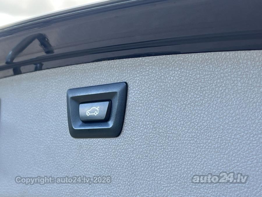 Grey BMW 3 Series 2017 in Tallinn, with an engine capacity of 2.00 L and mileage of 220 thousand km for 10000 €, photo 11 on AUTOMOTO.COM.LV