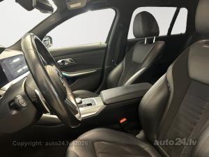 Grey BMW 3 Series 2021 in Tallinn, with an engine capacity of 2.00 L and mileage of 168 thousand km for 21900 €, photo 8 on AUTOMOTO.COM.LV
