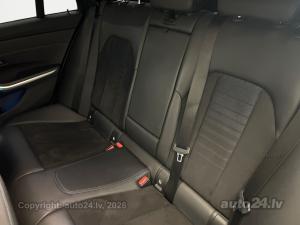 Grey BMW 3 Series 2021 in Tallinn, with an engine capacity of 2.00 L and mileage of 168 thousand km for 21900 €, photo 14 on AUTOMOTO.COM.LV