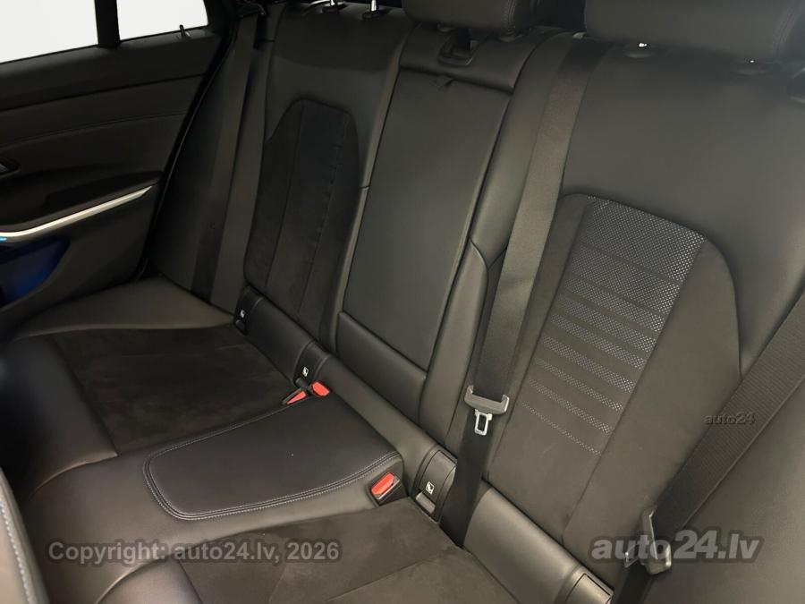 Grey BMW 3 Series 2021 in Tallinn, with an engine capacity of 2.00 L and mileage of 168 thousand km for 21900 €, photo 14 on AUTOMOTO.COM.LV
