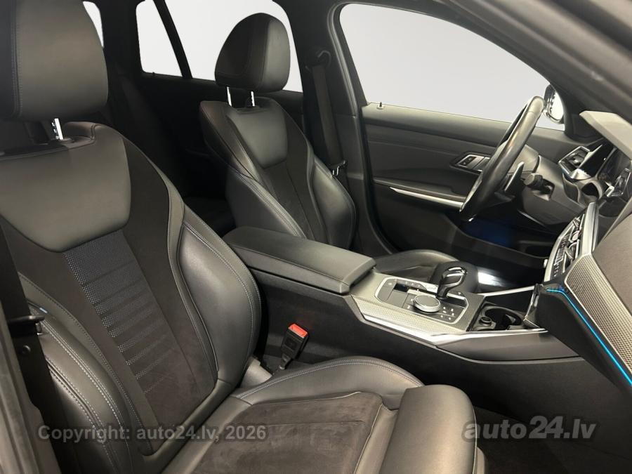 Grey BMW 3 Series 2021 in Tallinn, with an engine capacity of 2.00 L and mileage of 168 thousand km for 21900 €, photo 15 on AUTOMOTO.COM.LV