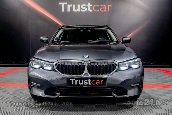 BMW 3 Series 2021 in Parnu on AUTOMOTO.COM.LV Grey BMW 3 Series 2021 in Parnu, with an engine capacity of 2.00 L and mileage of 216 thousand km for 16900 €, photo 5 on AUTOMOTO.COM.LV
