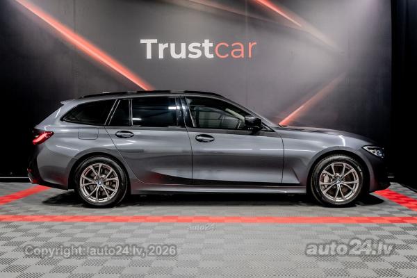 BMW 3 Series 2021 in Parnu on AUTOMOTO.COM.LV Grey BMW 3 Series 2021 in Parnu, with an engine capacity of 2.00 L and mileage of 216 thousand km for 16900 €, photo 10 on AUTOMOTO.COM.LV