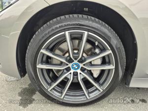 Pelēks BMW 3 Series 2022 Tallina, ar dzinēja tilpumu 2.00 L un nobraukumu 130 tūkst. km par 26900 €, foto 17 vietnē AUTOMOTO.COM.LV