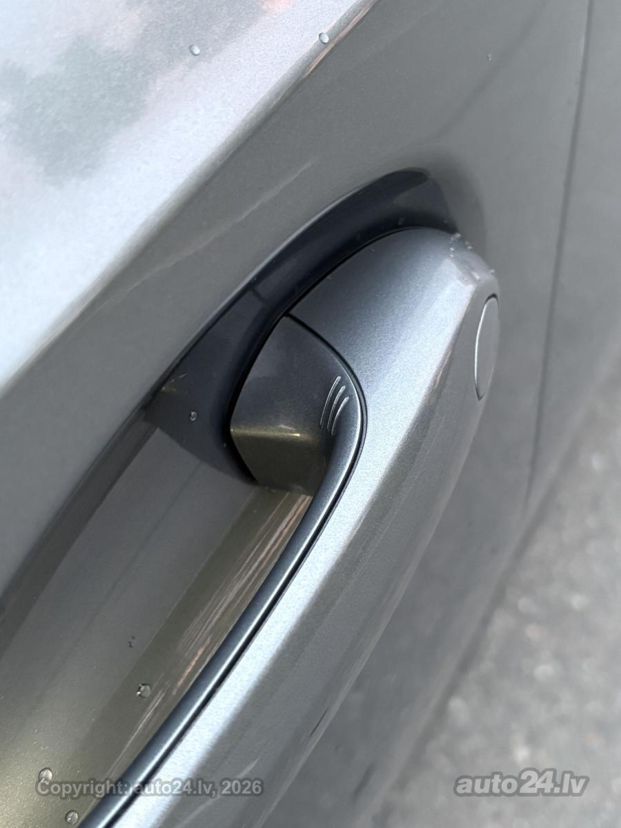 Grey BMW 3 Series 2023 in Tallinn, with an engine capacity of 2.00 L and mileage of 42 thousand km for 41990 €, photo 22 on AUTOMOTO.COM.LV