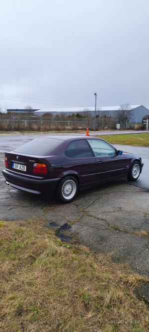 Sarkans BMW 3 Series 1995 Tallina, ar dzinēja tilpumu 2.80 L un nobraukumu 0 tūkst. km par 4000 €, foto 8 vietnē AUTOMOTO.COM.LV