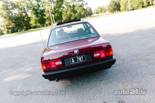 Sarkans BMW 3 Series 1988 Tallina, ar dzinēja tilpumu 2.44 L un nobraukumu 303 tūkst. km par 25000 €, foto 10 vietnē AUTOMOTO.COM.LV