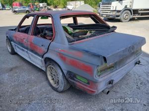 Sarkans BMW 3 Series 1988 Rakvere, ar dzinēja tilpumu 2.50 L un nobraukumu 0 tūkst. km par 5000 €, foto 3 vietnē AUTOMOTO.COM.LV