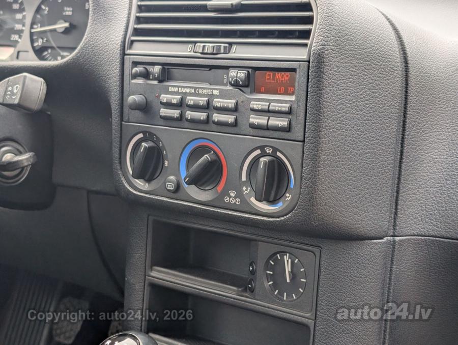Sarkans BMW 3 Series 1992 Tallina, ar dzinēja tilpumu 0.00 L un nobraukumu 135 tūkst. km par 4400 €, foto 13 vietnē AUTOMOTO.COM.LV