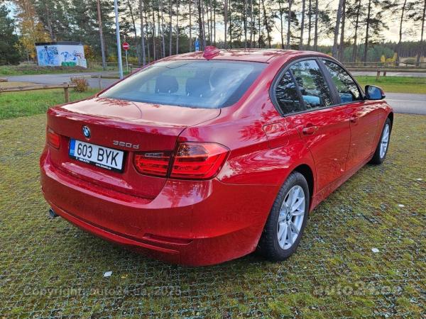 Sarkans BMW 3 Series 2012 Tallina, ar dzinēja tilpumu 2.00 L un nobraukumu 225 tūkst. km par 10000 €, foto 11 vietnē AUTOMOTO.COM.LV